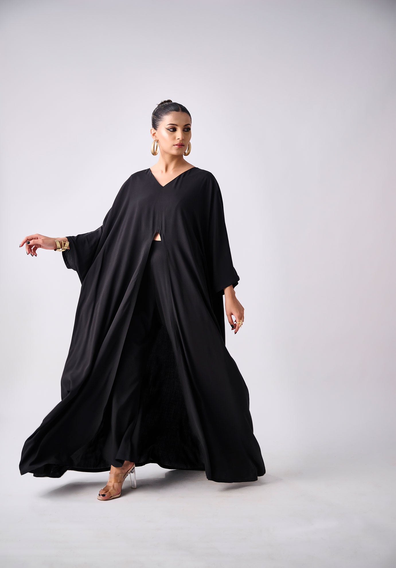 Front V open wear Black ( Oversized ) – yarathestore